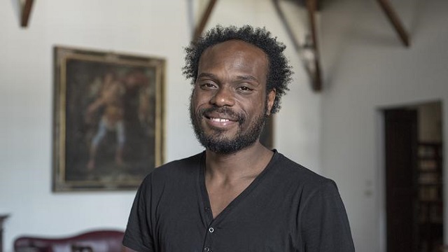 “Có chim ở đây” – Jamaal May | Nguyễn Huy Hoàng