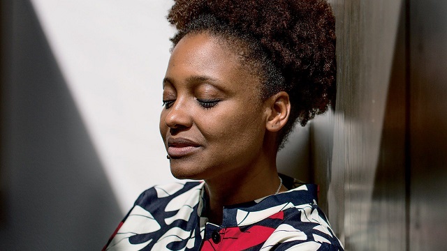 “Thế giới là người em xinh đẹp của bạn” – Tracy K. Smith | Nguyễn Huy Hoàng