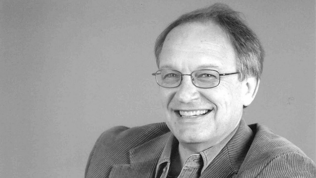 “Khi lá đã vàng, hoặc không, hoặc vài còn vương…” – James Richardson ...