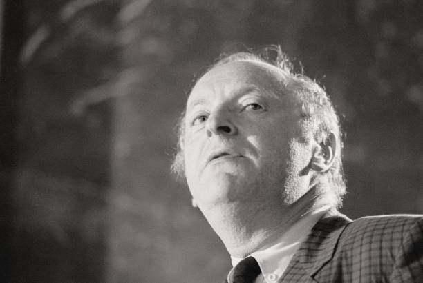 “Plato phát triển” – Joseph Brodsky | Nguyễn Huy Hoàng